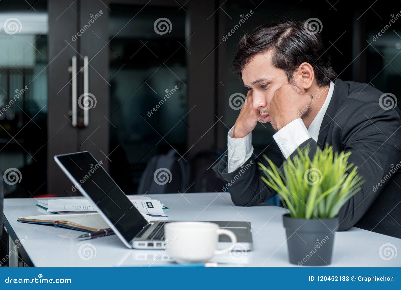 Bussinessman Fail and Unsuccessful Stock Photo - Image of serious ...