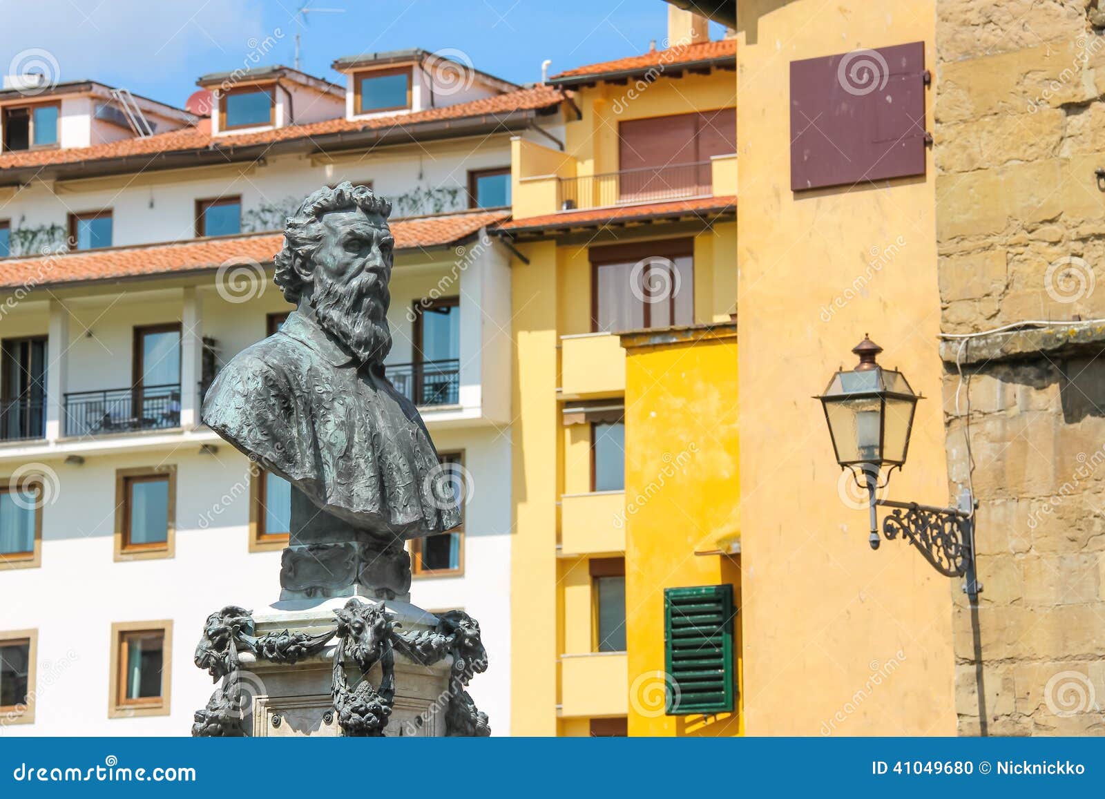 Bust of Benvenuto Cellini on the Ponte Vecchio Stock Photo - Image of ...