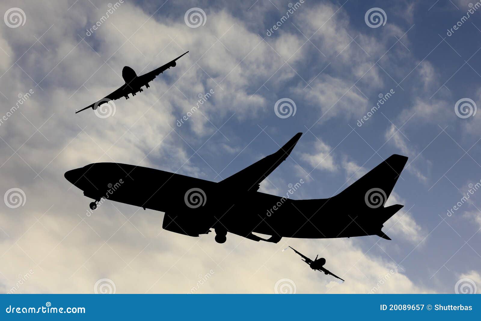 Busy air traffic stock image. Image of airplane, collide - 20089657