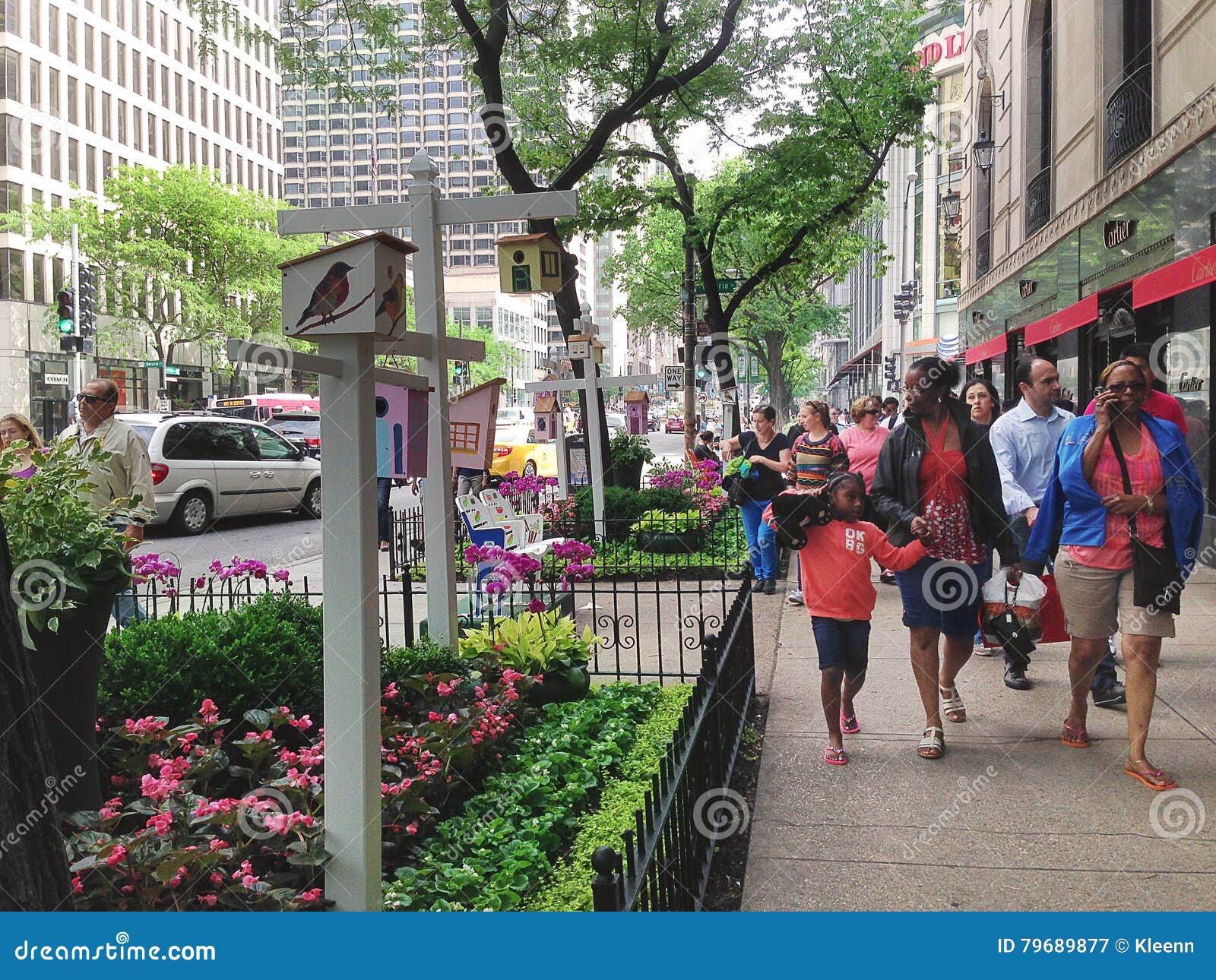 Busy Downtown Street editorial photography. Image of hour - 79689877