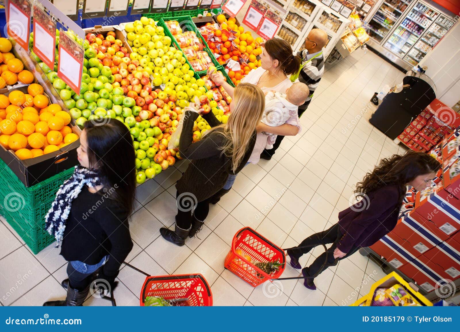 Busy Grocery Store Royalty Free Stock Images - Image: 20185179 Busy Grocery Store Royalty Free Stock Images - Image: 20185179