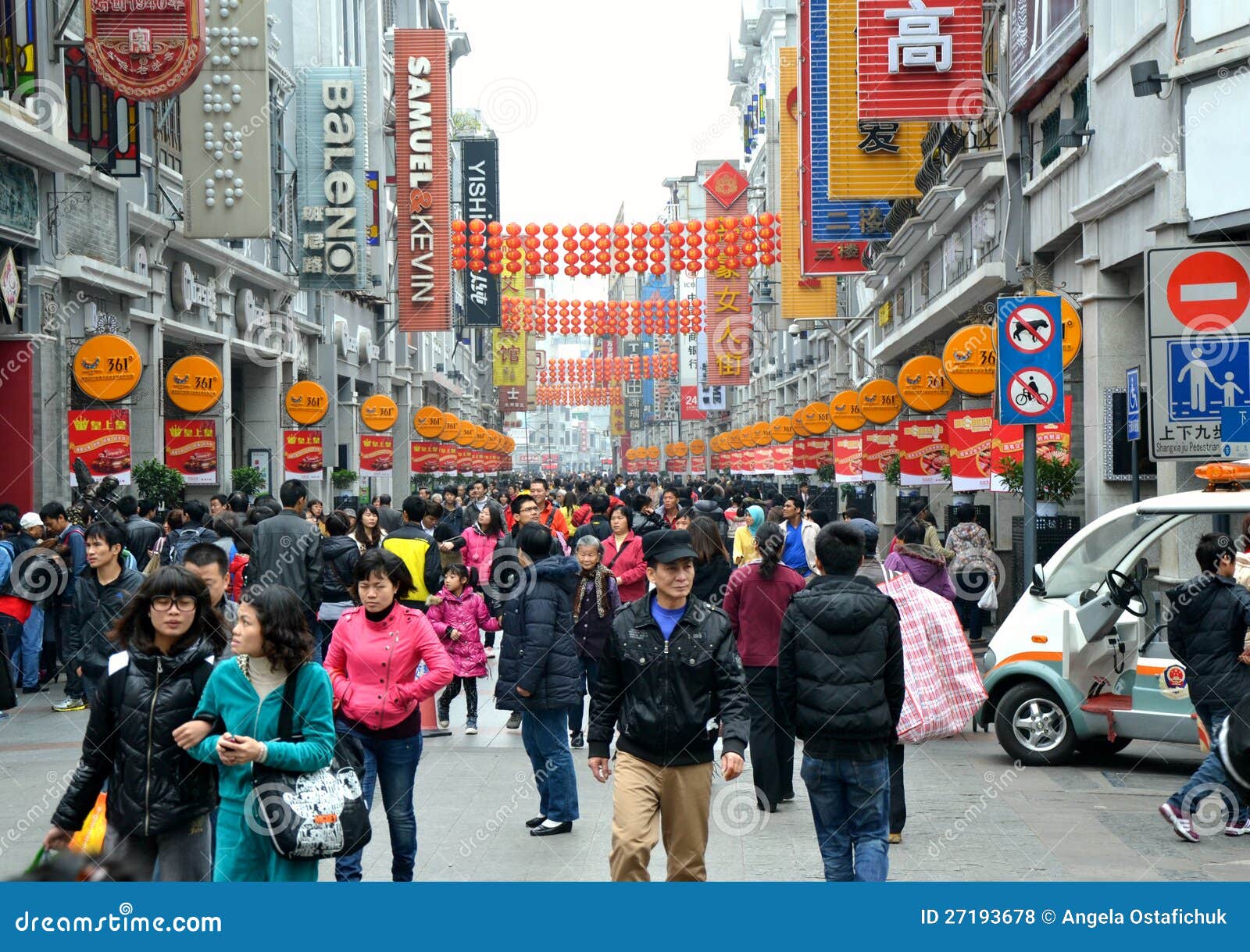 Busy Guangzhou Street editorial stock photo. Image of street - 27193678