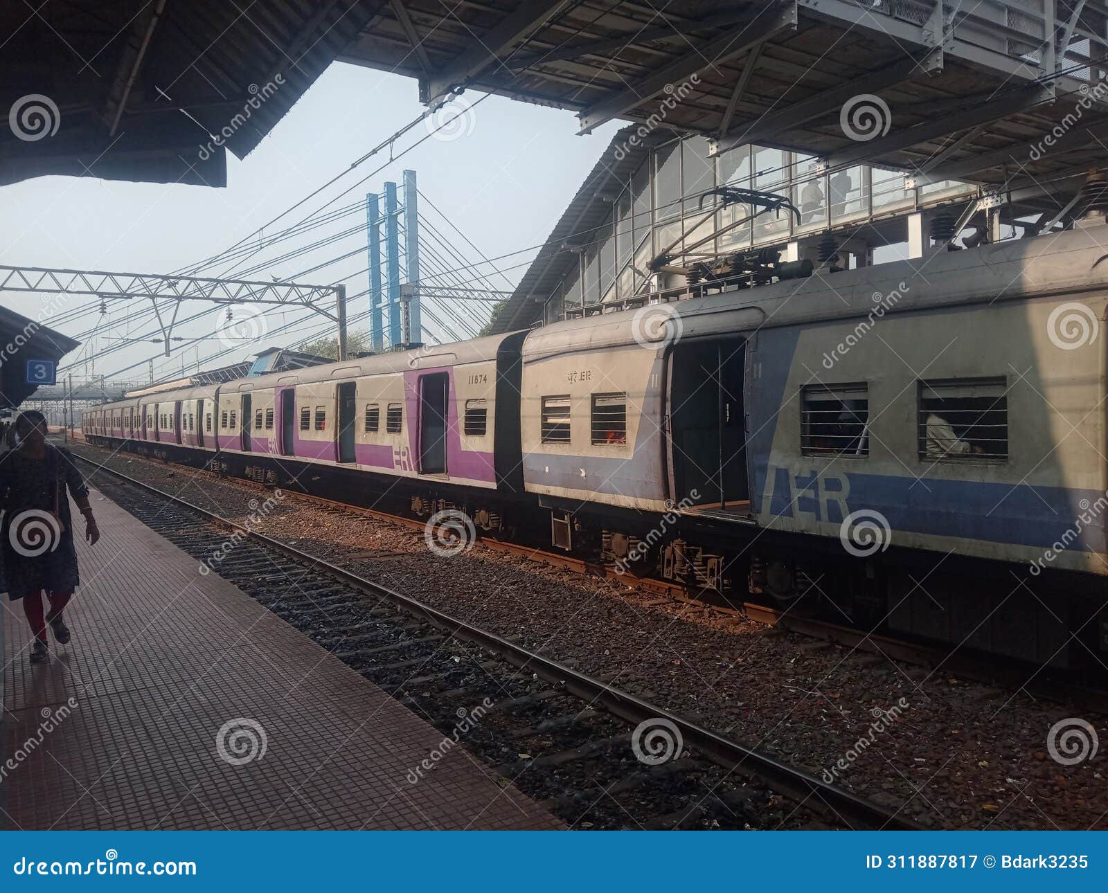 The Busy Railway of Bardhaman Station Today Editorial Photography ...