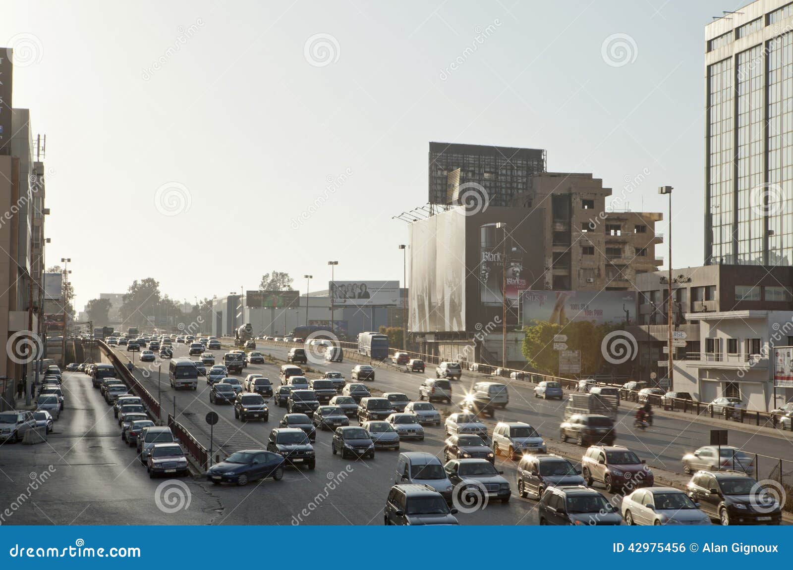 A busy road in Lebanon editorial photo. Image of building - 42975456