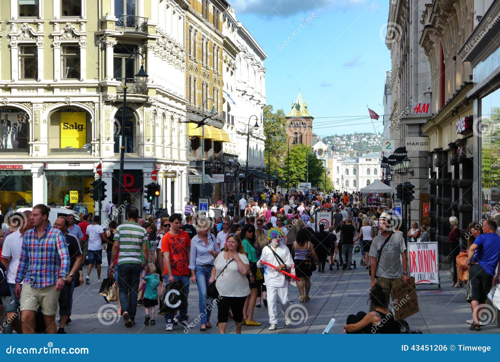 Busy streets of oslo editorial photo. Image of scandinavia - 43451206