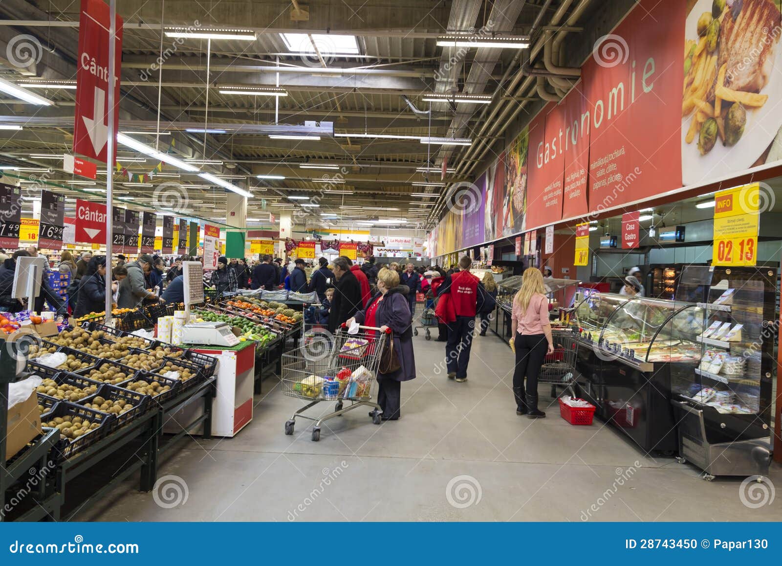 Busy Supermarket Editorial Image - Image: 28743450