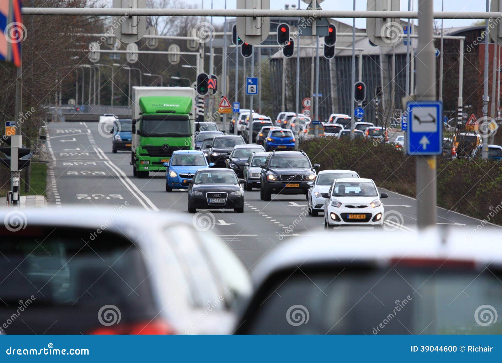 Busy traffic editorial image. Image of lights, multi - 39044600