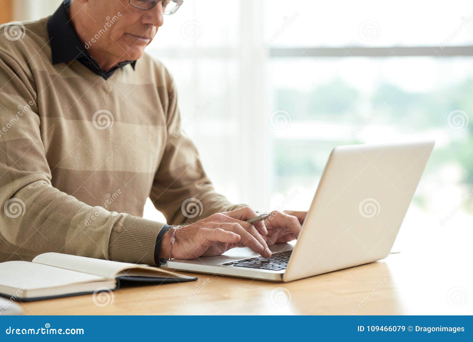 Busy work стоковое изображение. изображение насчитывающей таблица ...