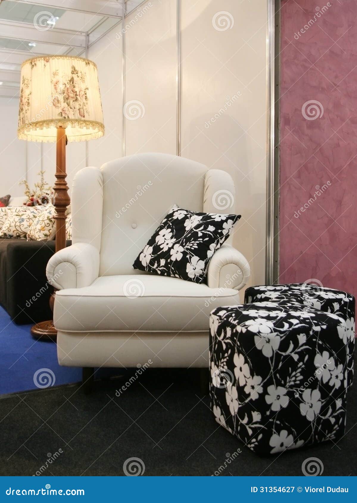 Butaca imagen de archivo. Imagen de tela, almohadilla - 31354627