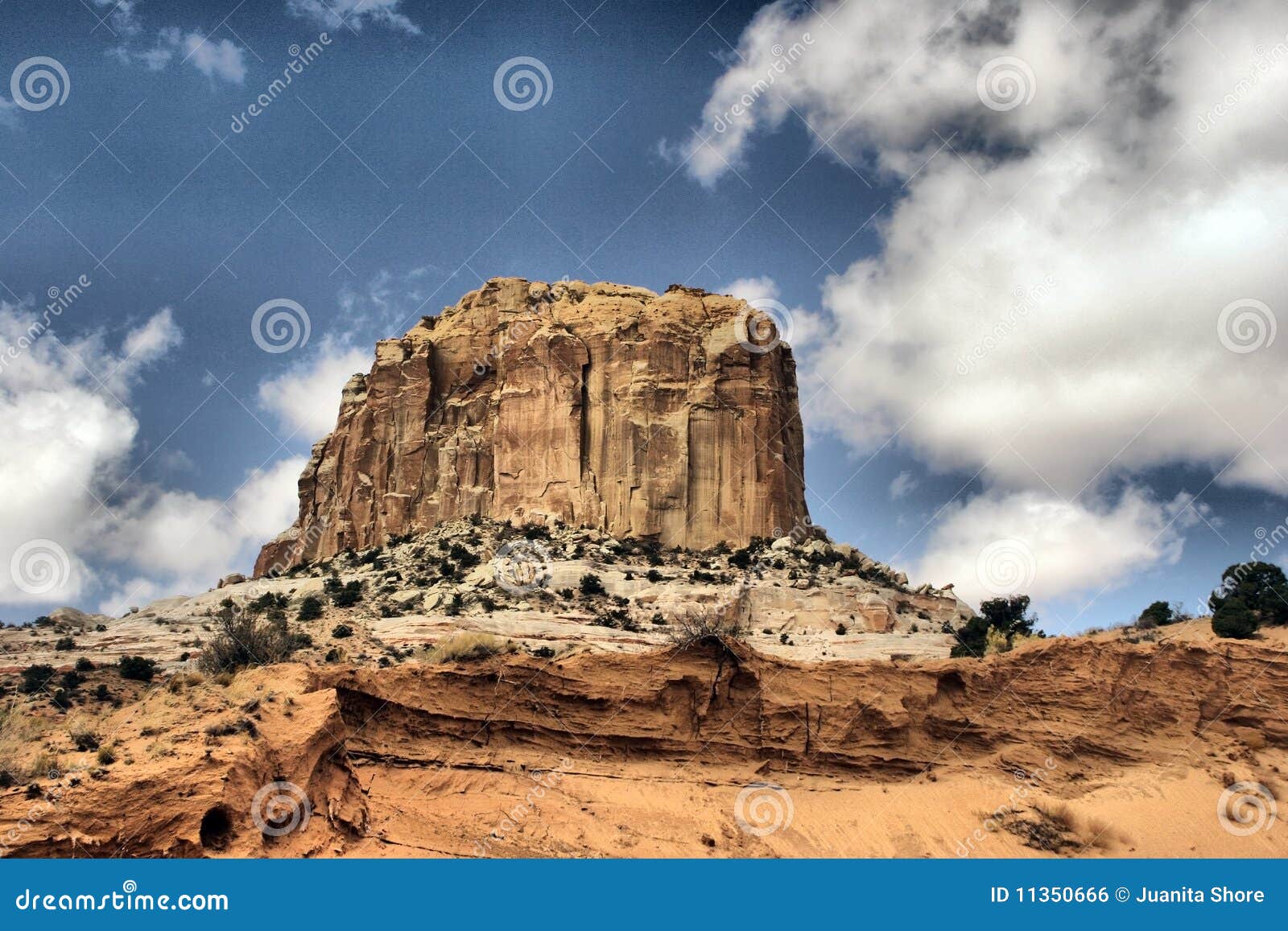 Butte stock photo. Image of clouds, nature, grass, bushes - 11350666