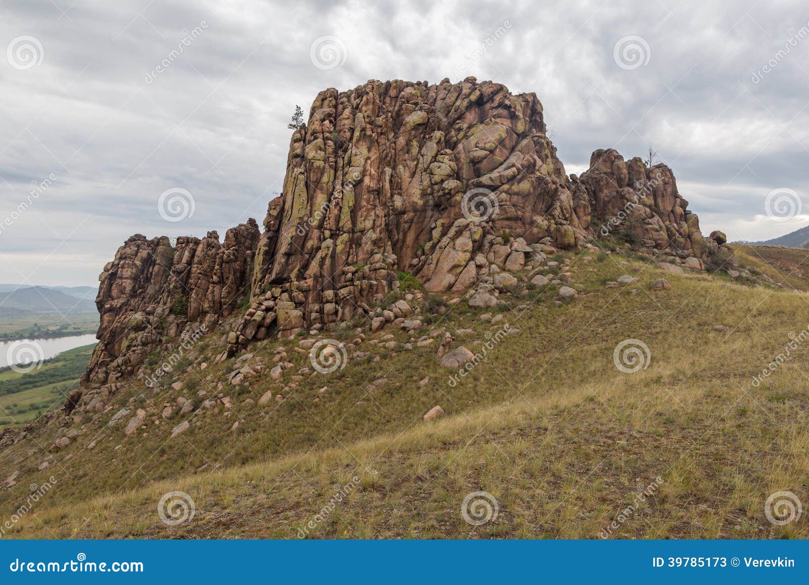 Butte stock afbeelding. Image of bewolkt, wolkenloos - 39785173
