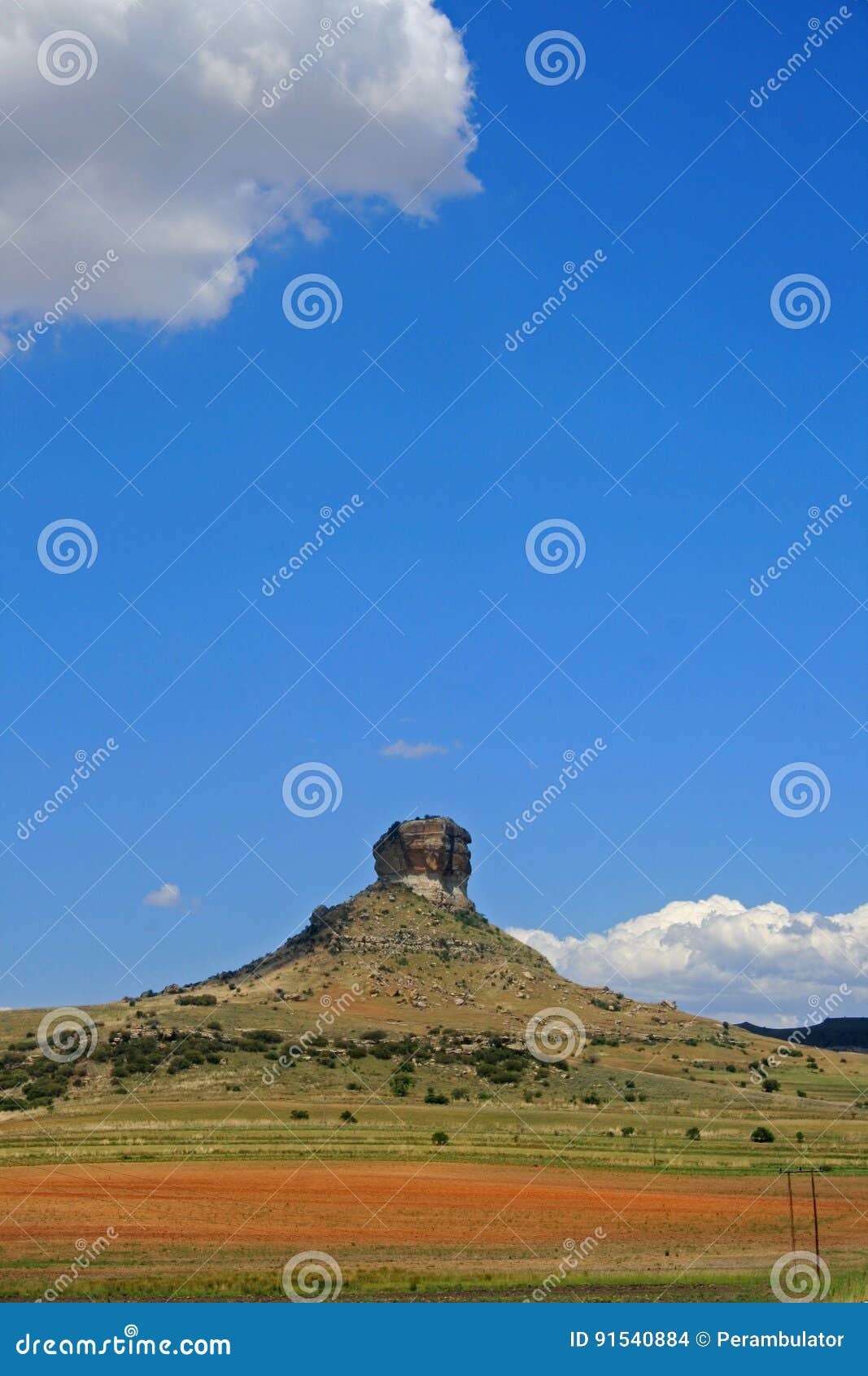BUTTE HILL with BLUE SKY stock photo. Image of fields - 91540884