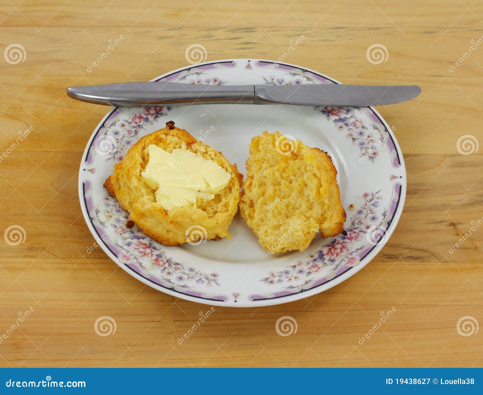 Buttered Biscuit Bread Board Stock Image - Image of wooden, plate: 19438627