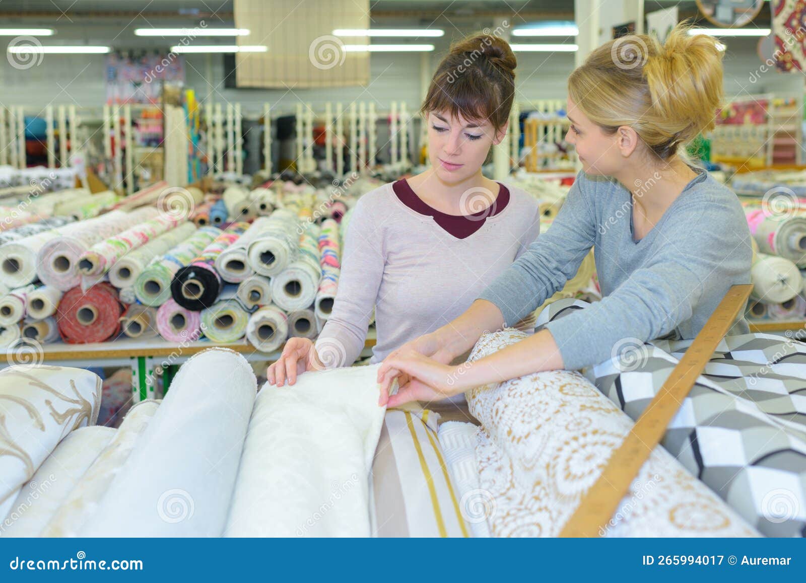 Buying piece of cloth stock image. Image of vendor, buyer - 265994017