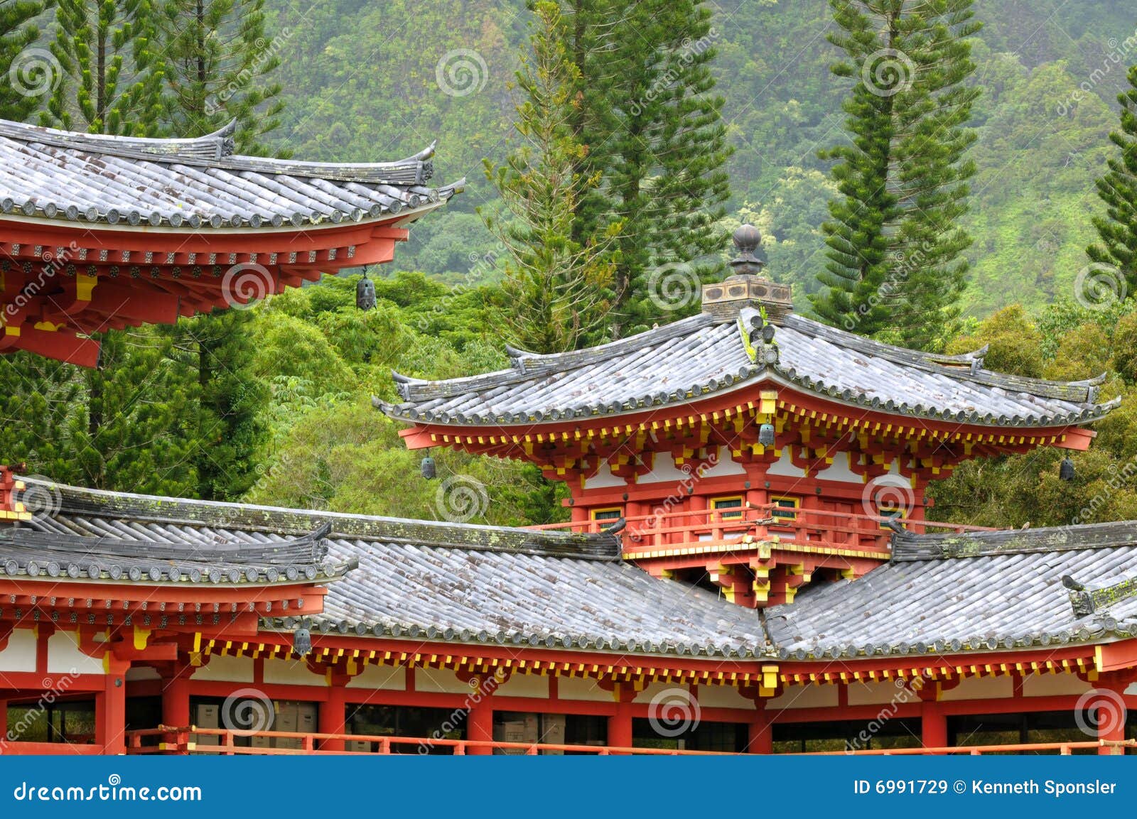 Byodo in temple corner stock image. Image of koolau, garden - 6991729
