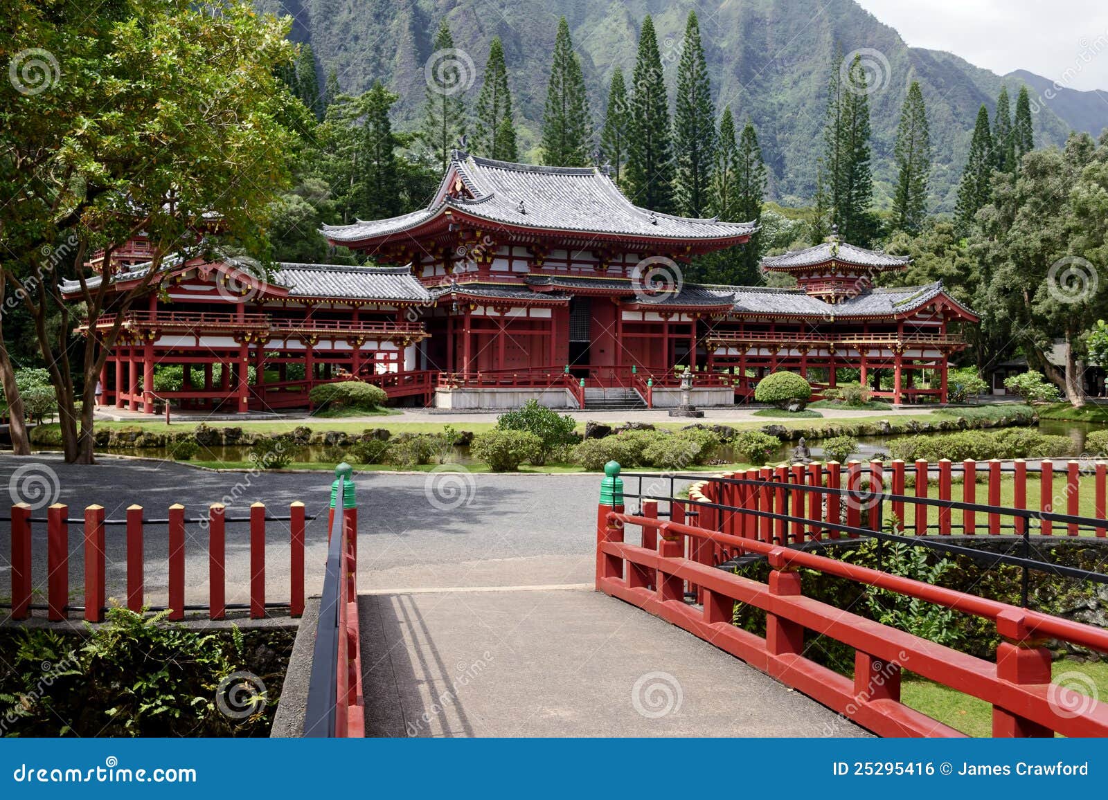Byodo in Temple and Entrance Bridge Stock Photo - Image of replica ...