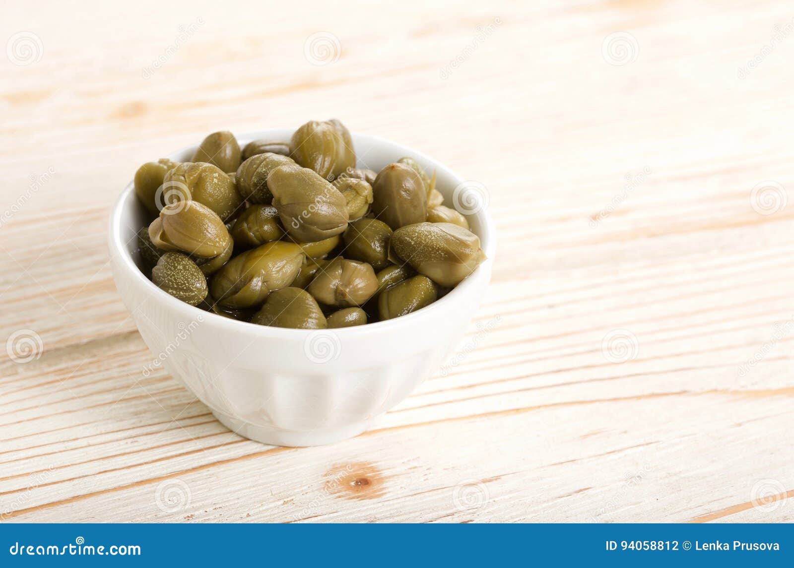 Câpres Photos Stock - Téléchargez 12,927 Photos libres de droits