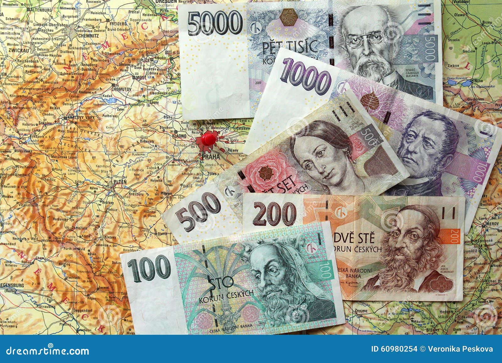 Cédulas Checas Do Dinheiro No Mapa De República Checa Foto de Stock ...