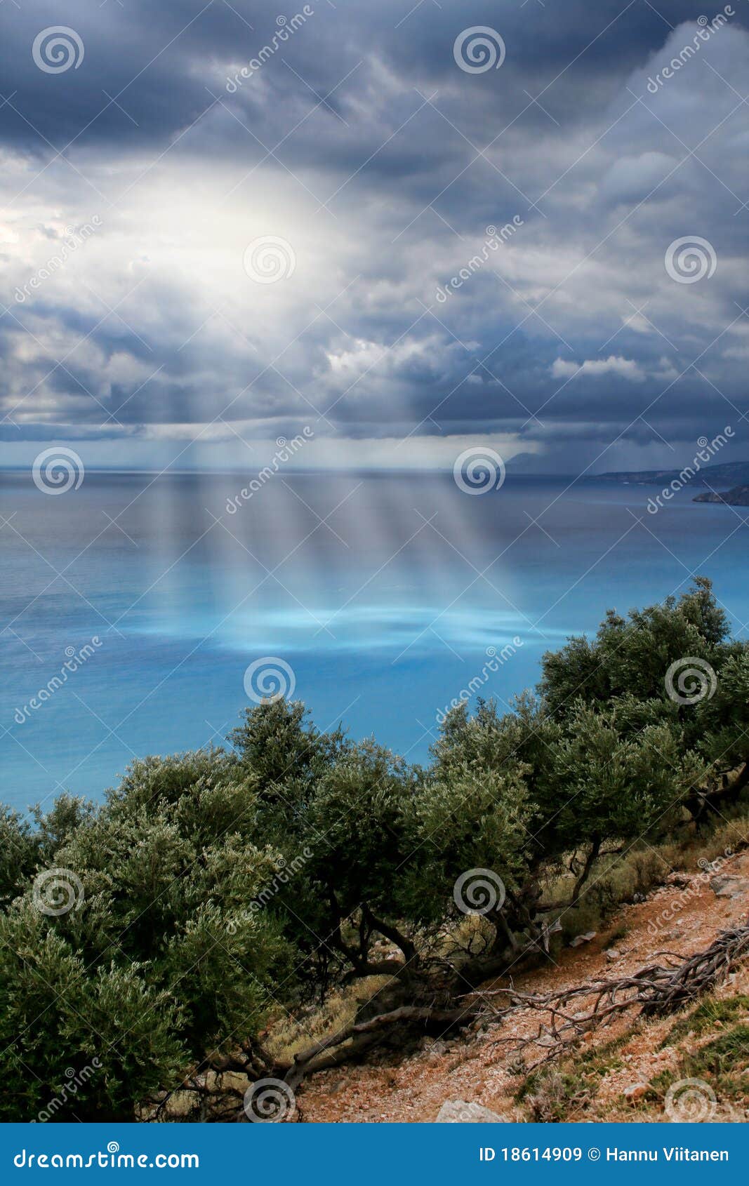 Céu Claro Divino Acima Do Mar Imagem de Stock - Imagem de grécia, deus ...