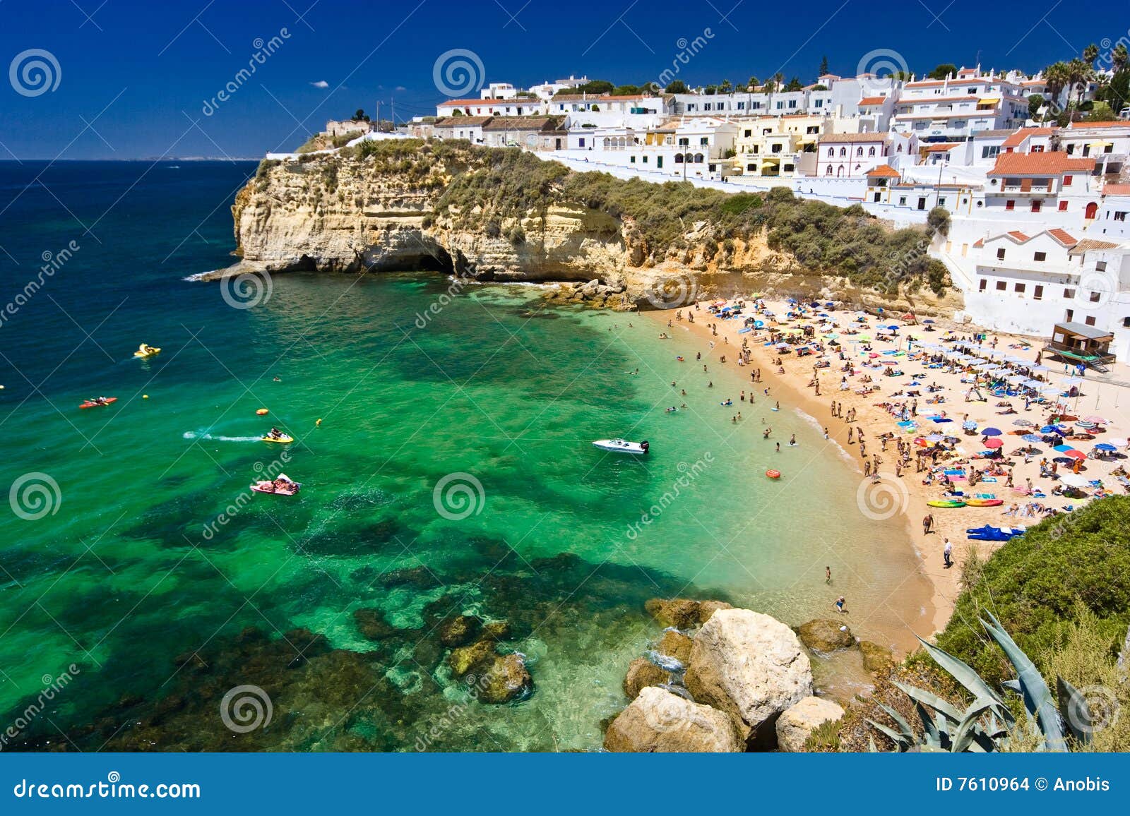 Côte Portugal de ville photo stock. Image du gens, scène - 7610964