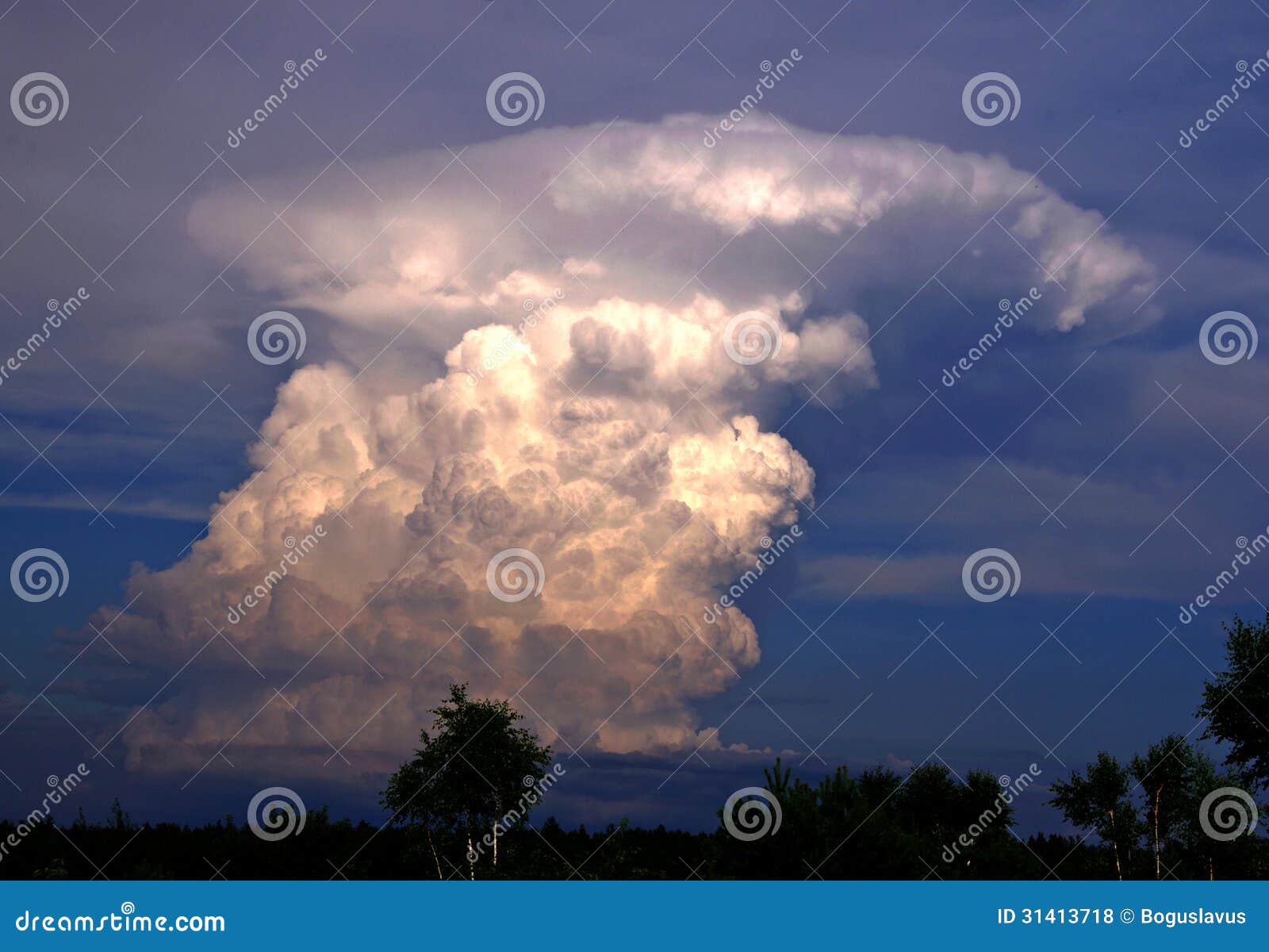 Cúmulo-nimbo. foto de stock. Imagem de ataque, nuvem - 31413718