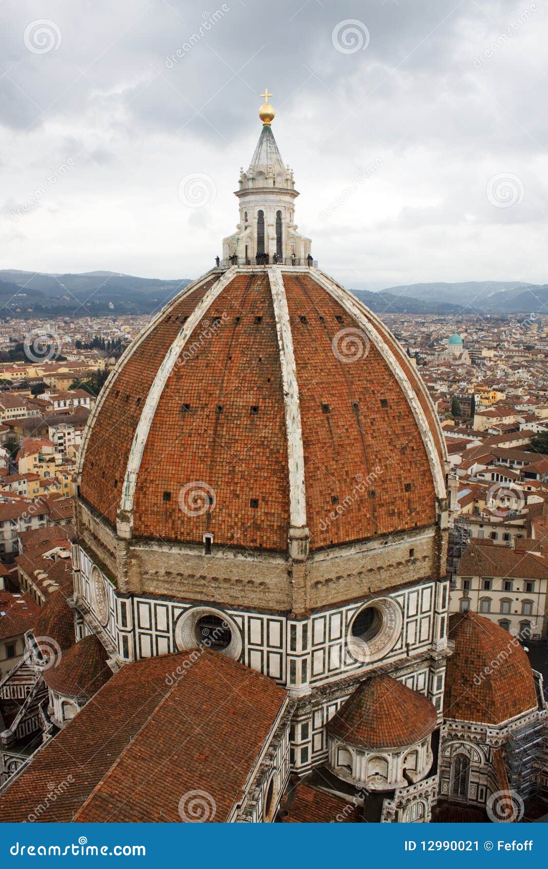 Cúpula de Brunelleschi imagen de archivo. Imagen de toscana - 12990021