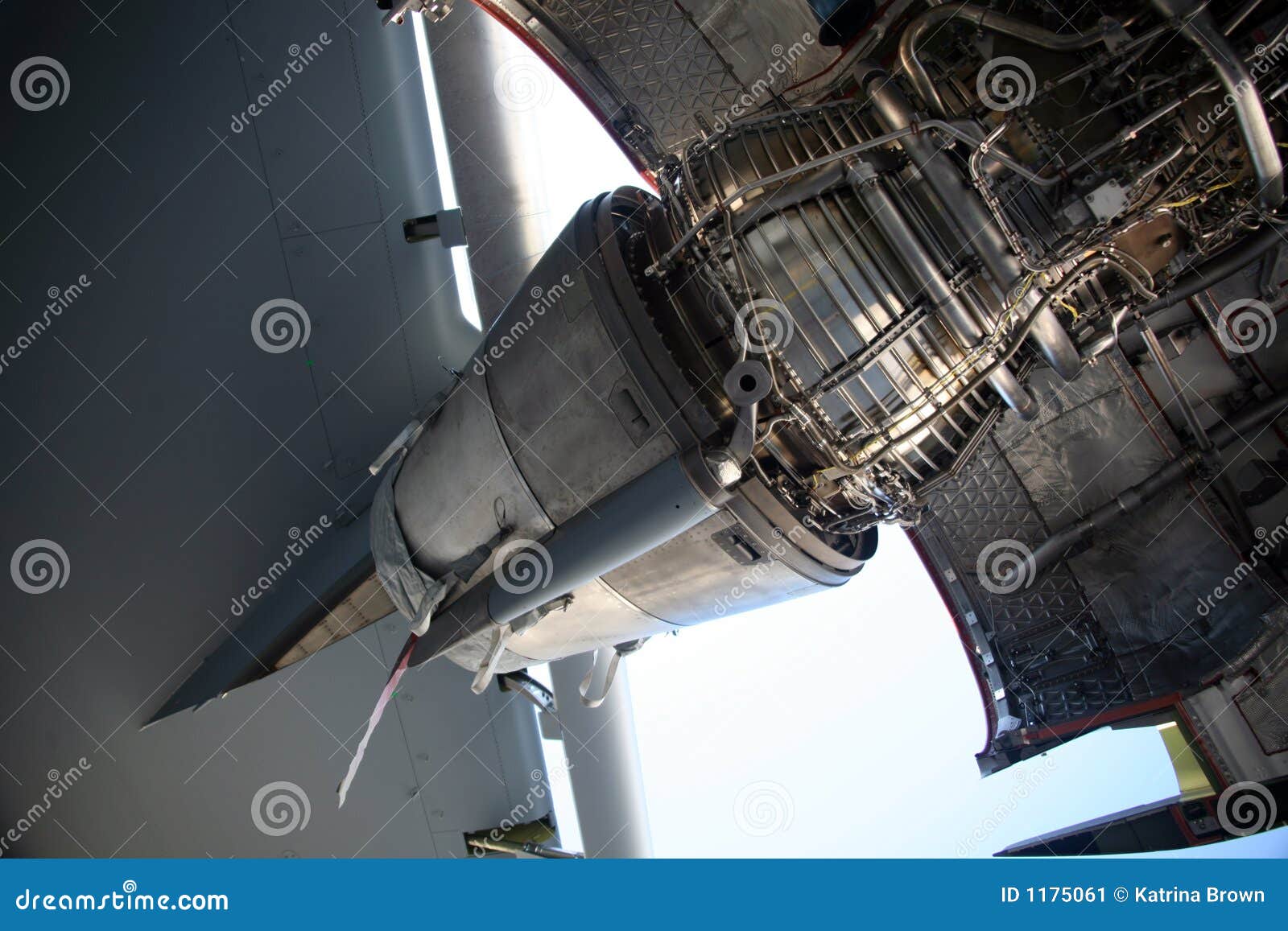 C-17 Military Aircraft Engine Stock Image - Image of hangar, hydraulic ...