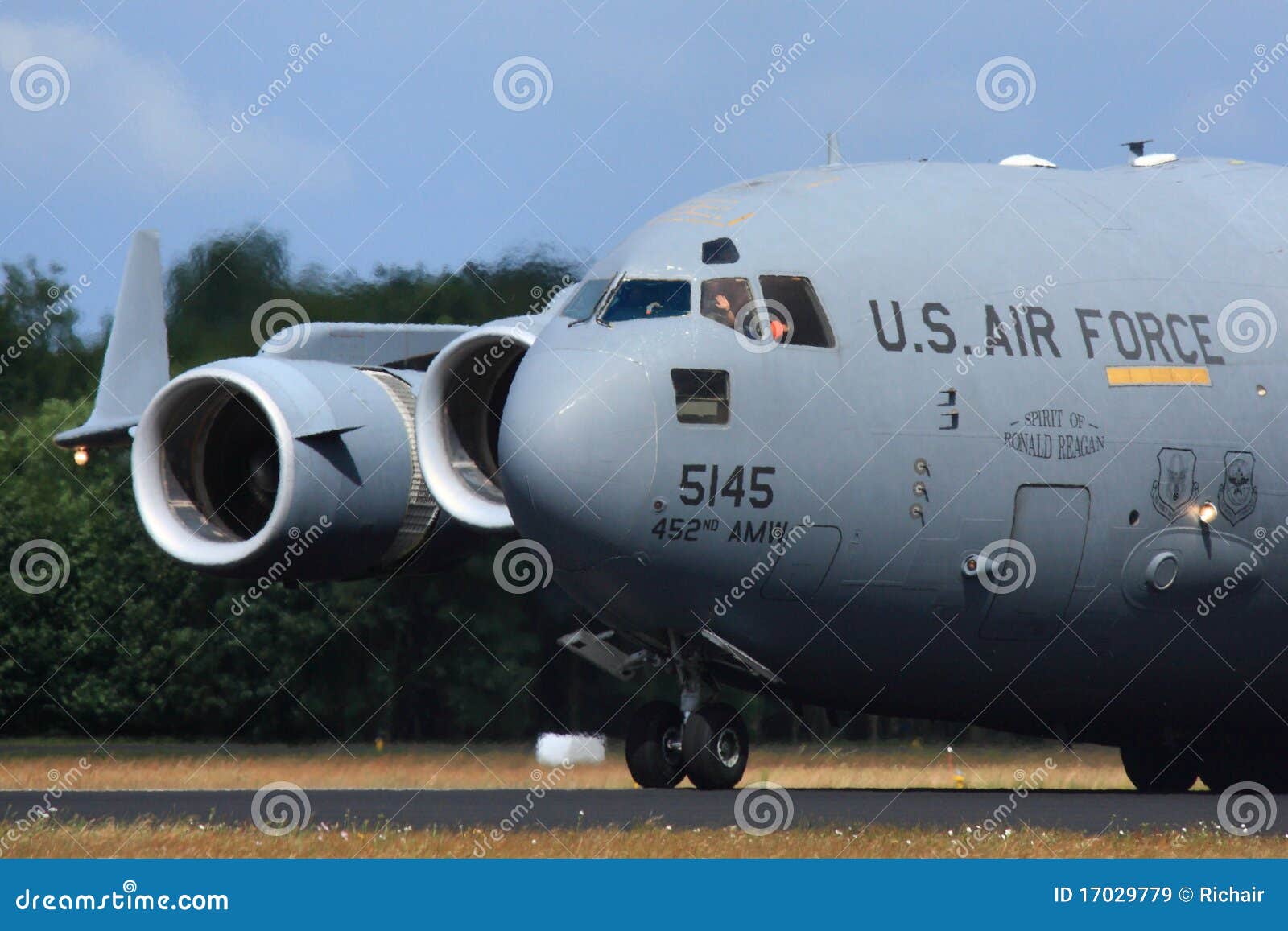 C-17 Ontwikkelend Na Het Landen Redactionele Stock Afbeelding - Image ...