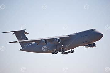 C-5 Galaxy editorial image. Image of airshow, lockheed - 16118050