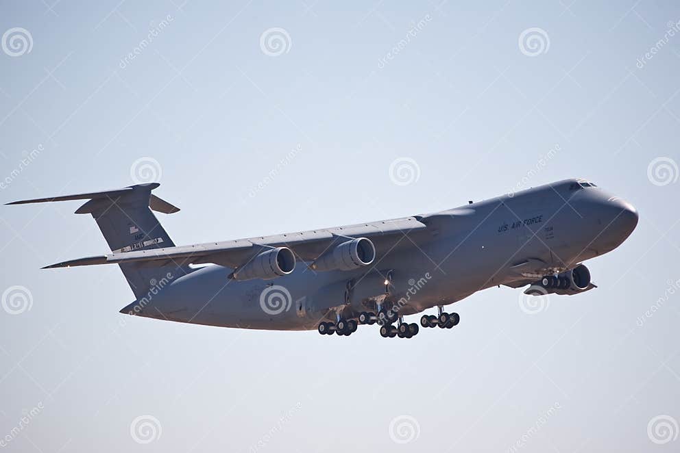 C-5 Galaxy editorial image. Image of airshow, lockheed - 16118050