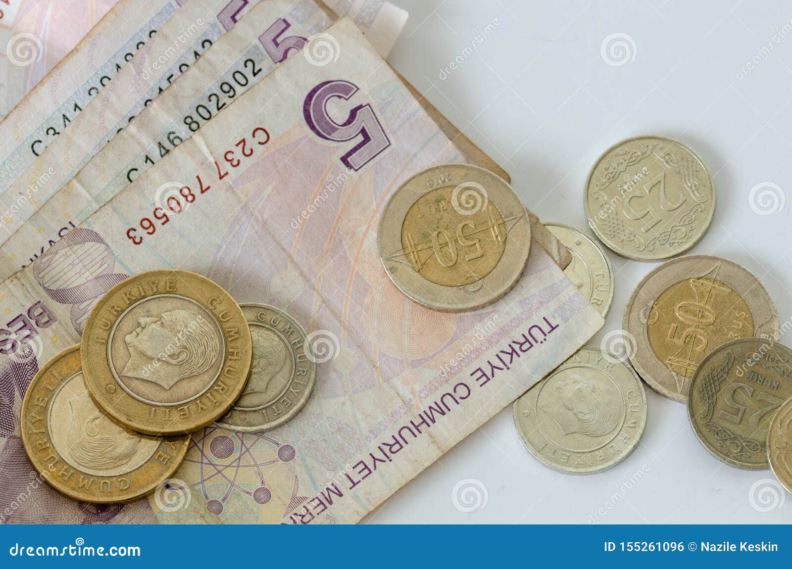 C?dulas e moedas turcas foto de stock. Imagem de cultura - 155261096