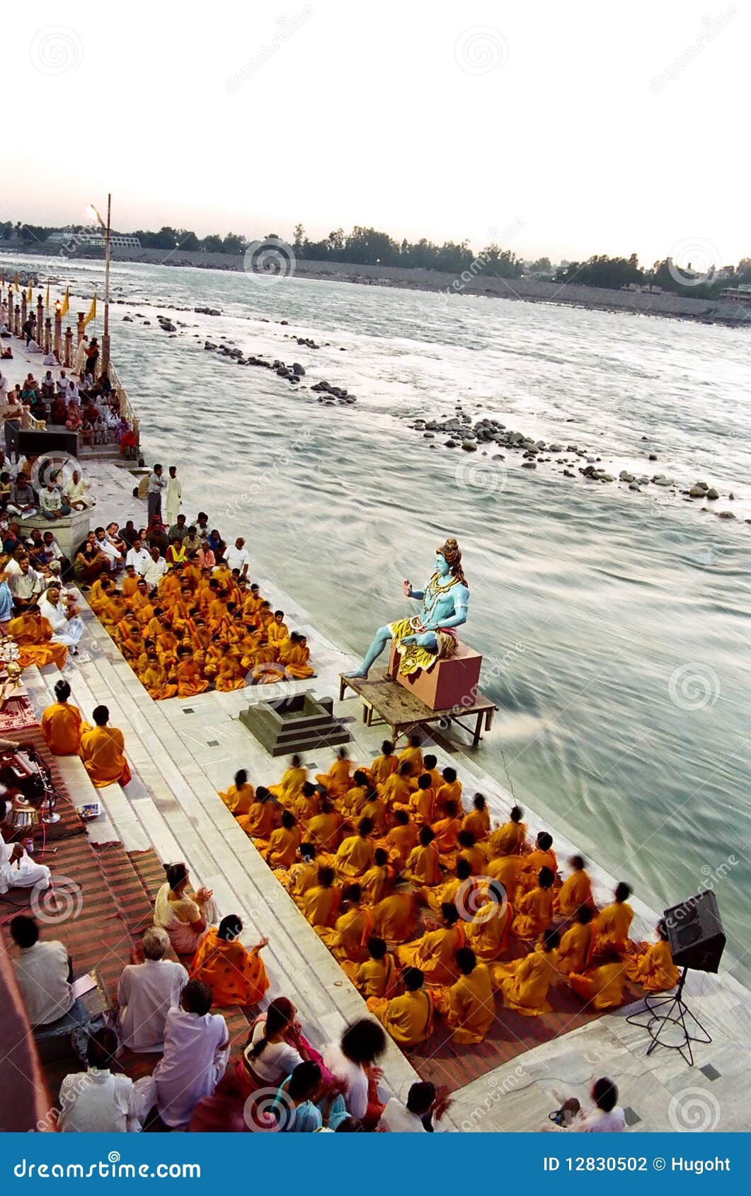 C?r?monie Du Gange Puja, Inde Photographie éditorial - Image du cérémonie, orange: 12830502