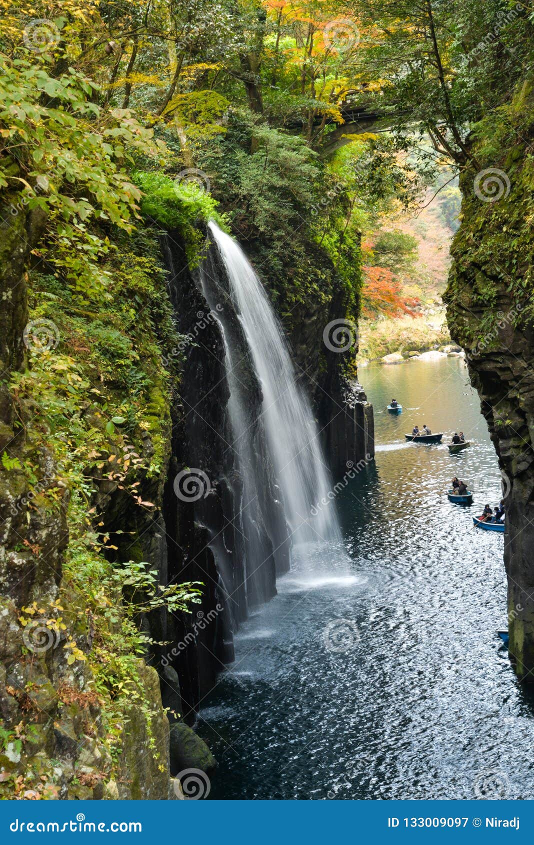 Caída De Manai, Miyazaki, Japón Imagen de archivo - Imagen de roca ...
