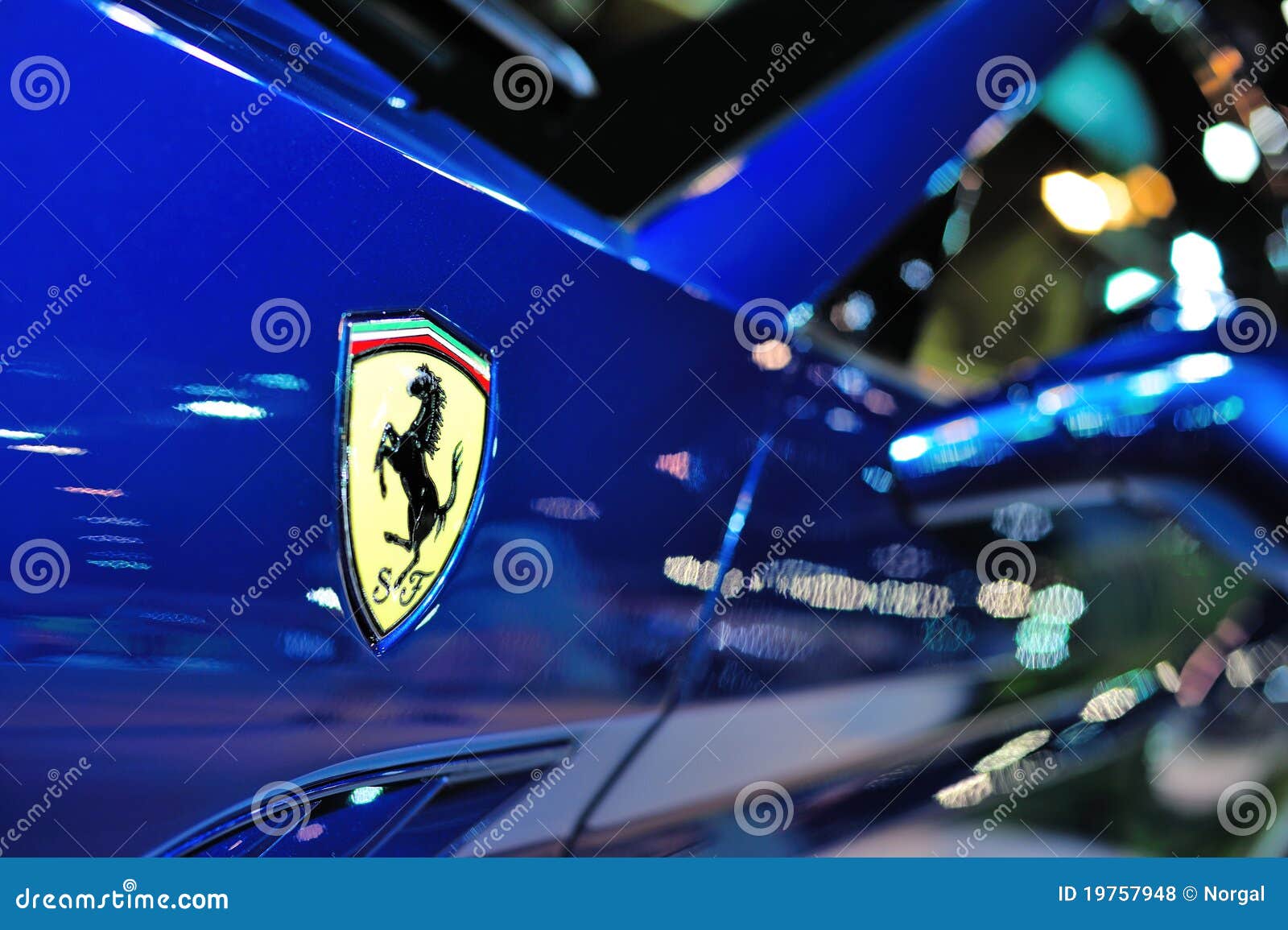Caballo Prancing De Ferrari Foto de archivo editorial - Imagen de ...