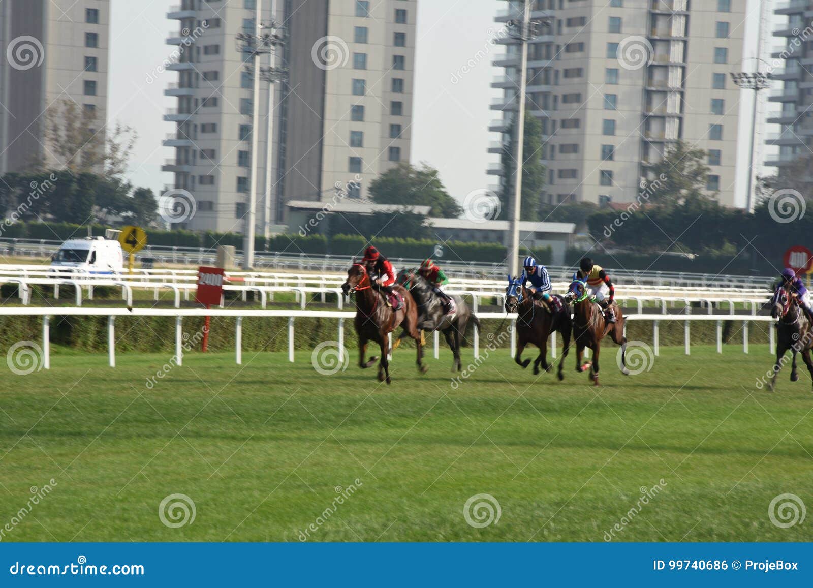 Caballo Racing foto editorial. Imagen de apostar, estambul - 99740686