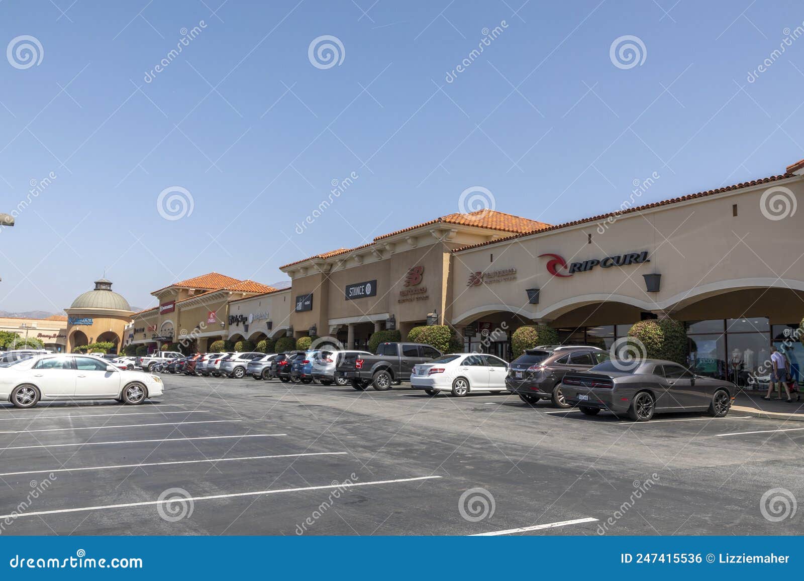 Cabazon Outlets Mall editorial photo. Image of shops - 247415536