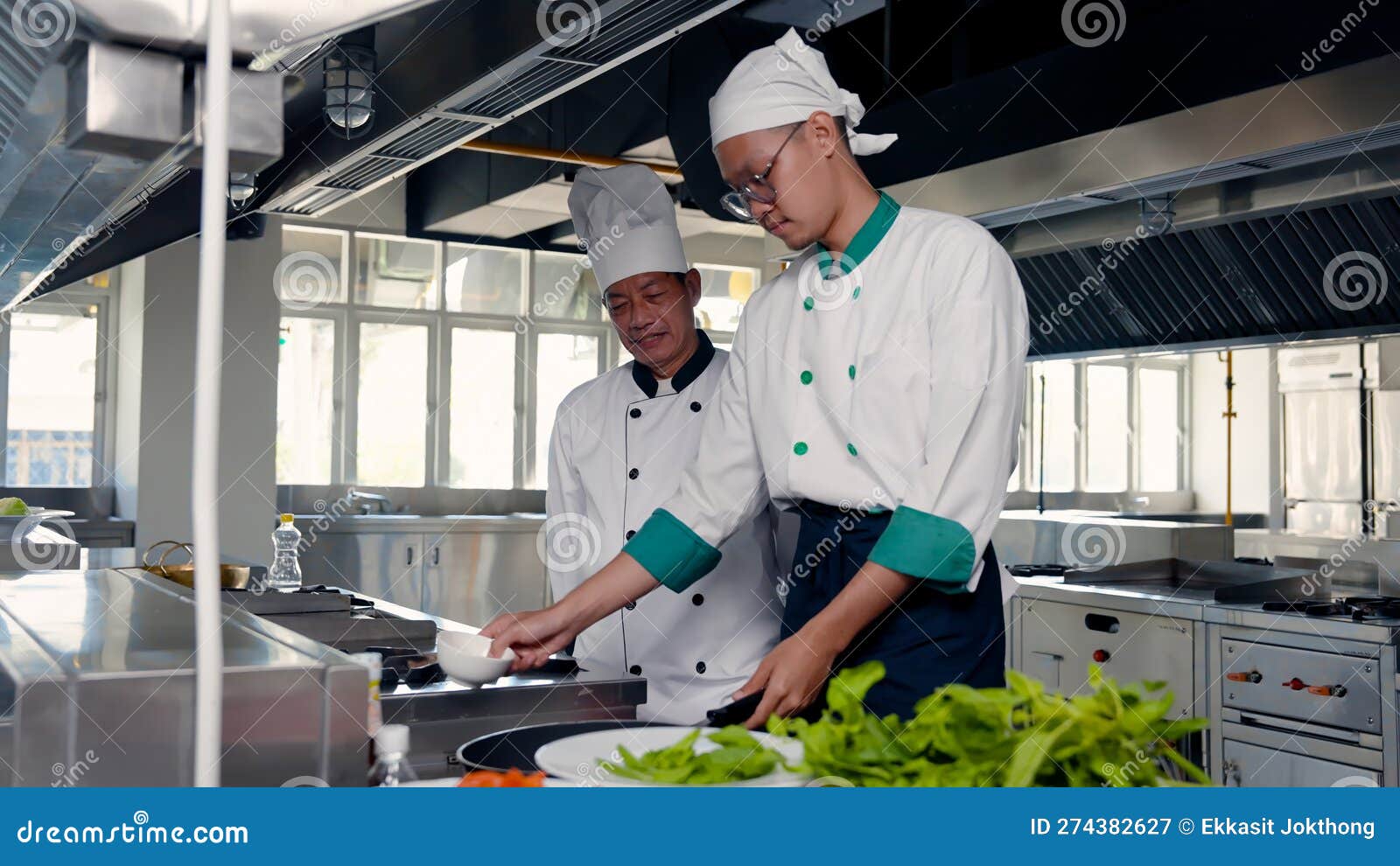 Cabbage Chef, Fast Chef To Teach Students in Cooking Class Amazing ...