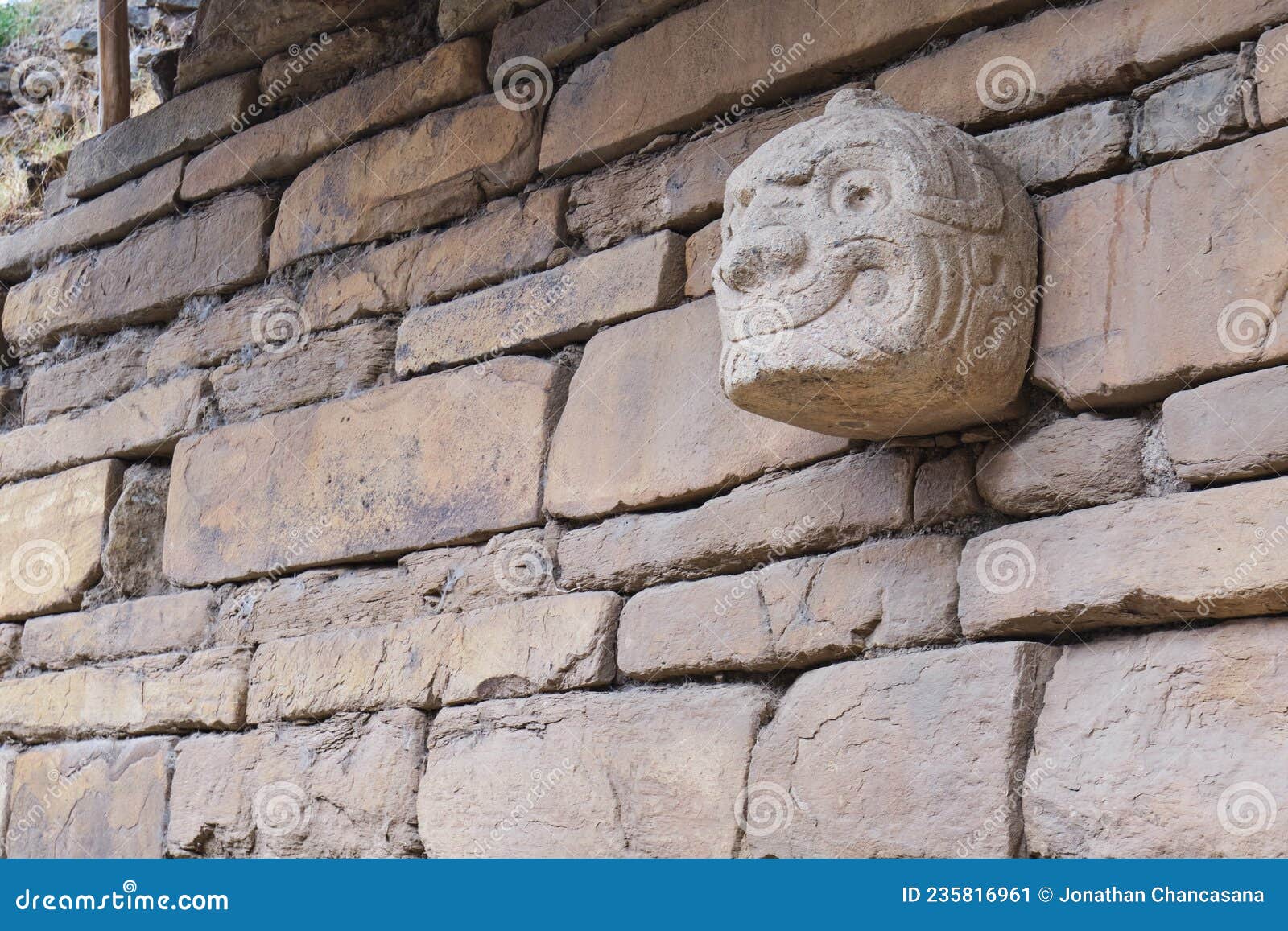 Cabeza clava Chavin stock image. Image of huaca, last - 235816961