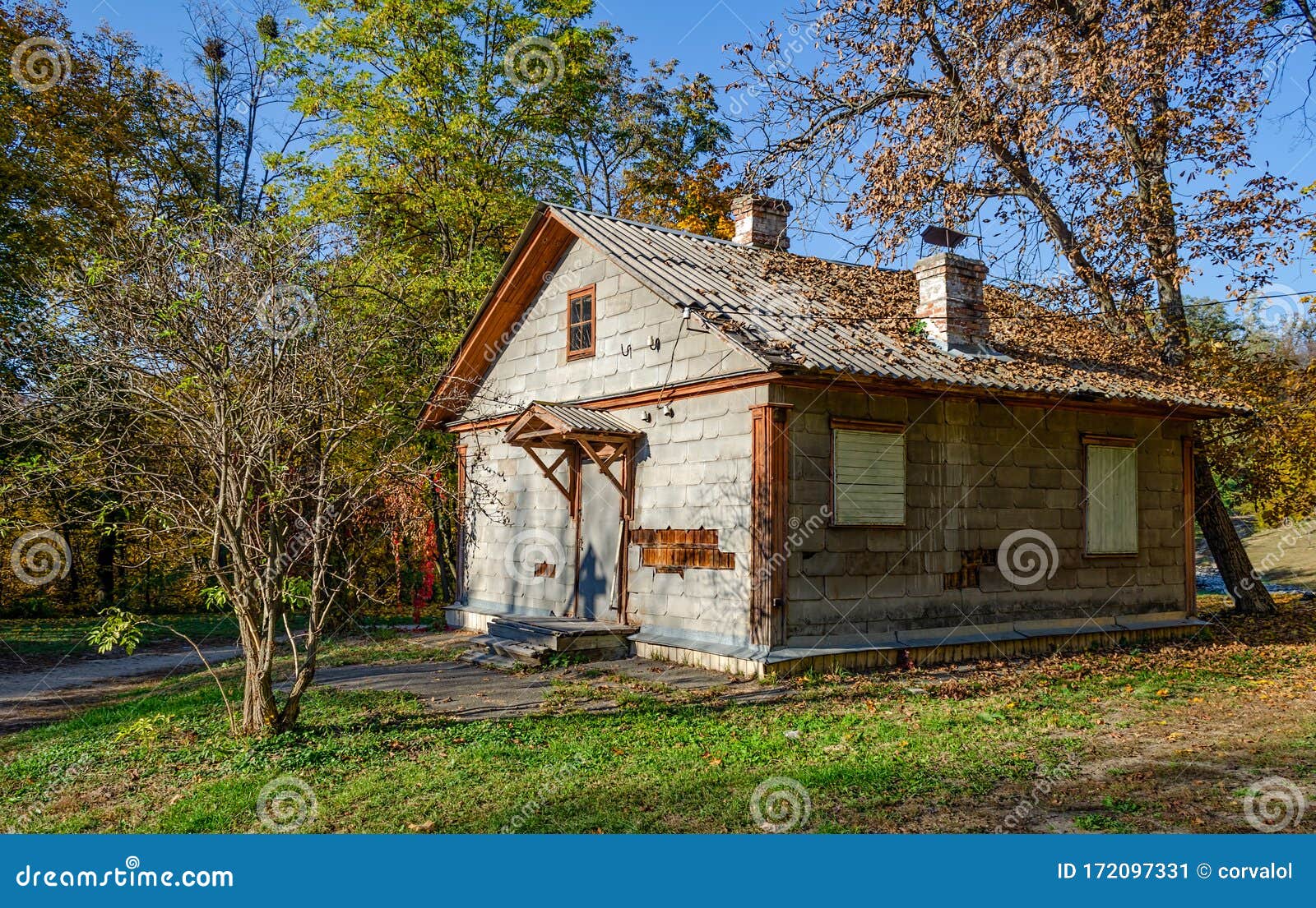 Cabin in the Forest at Sunset Stock Image - Image of beauty ...