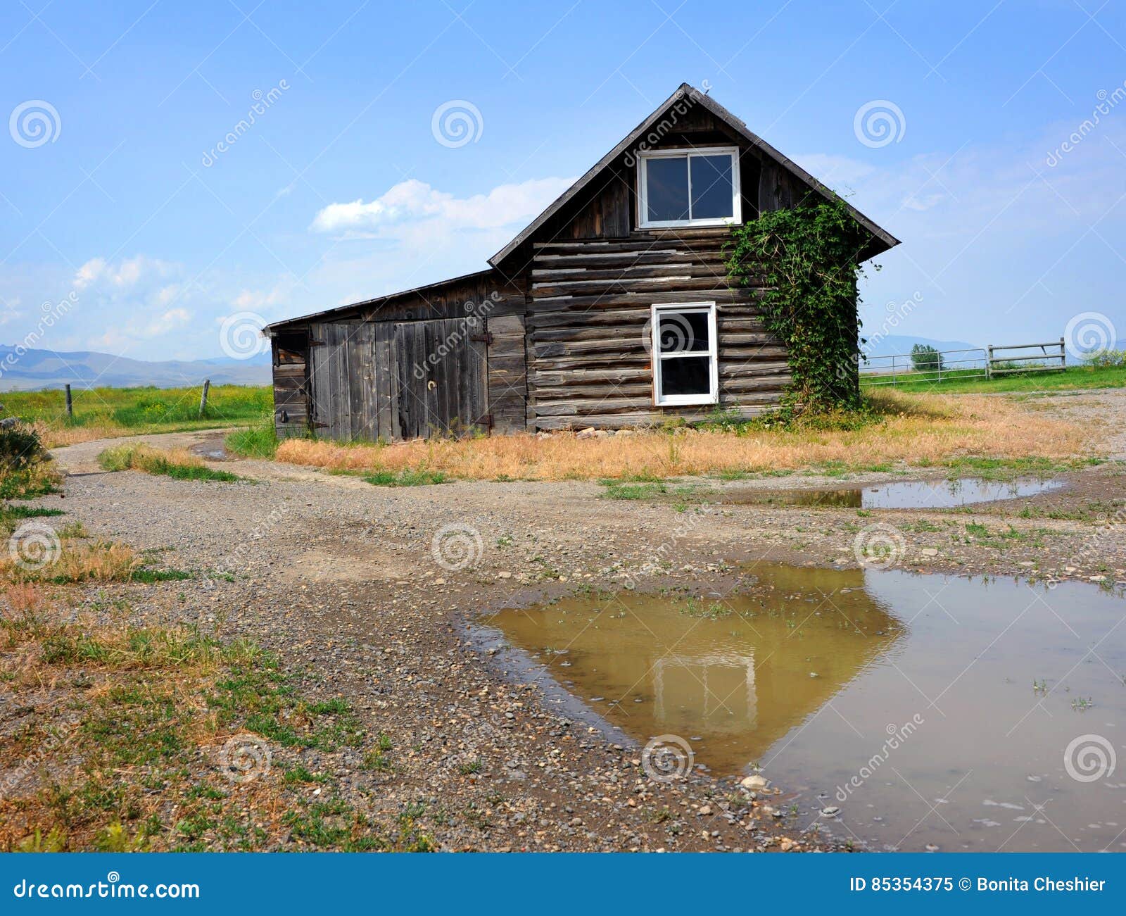 Cabin and Reflection stock image. Image of happy, landscape - 85354375