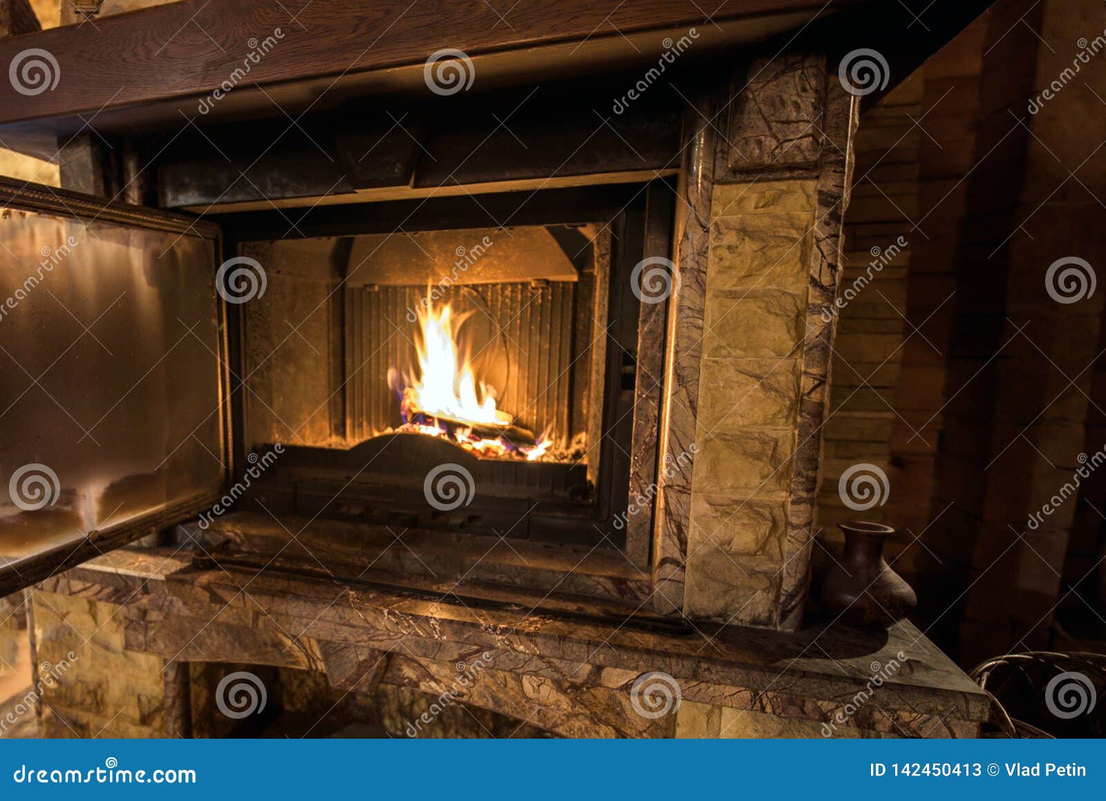 Cabin warm fireplace stock image. Image of burning, heat - 142450413