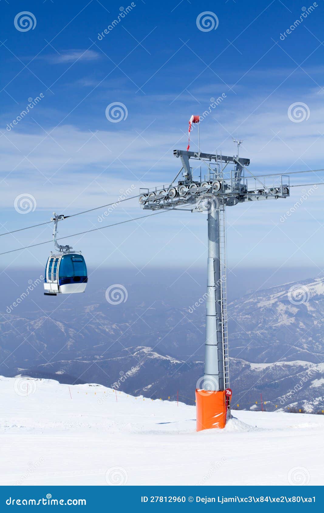 Cabina di funivia fotografia stock. Immagine di modo - 27812960