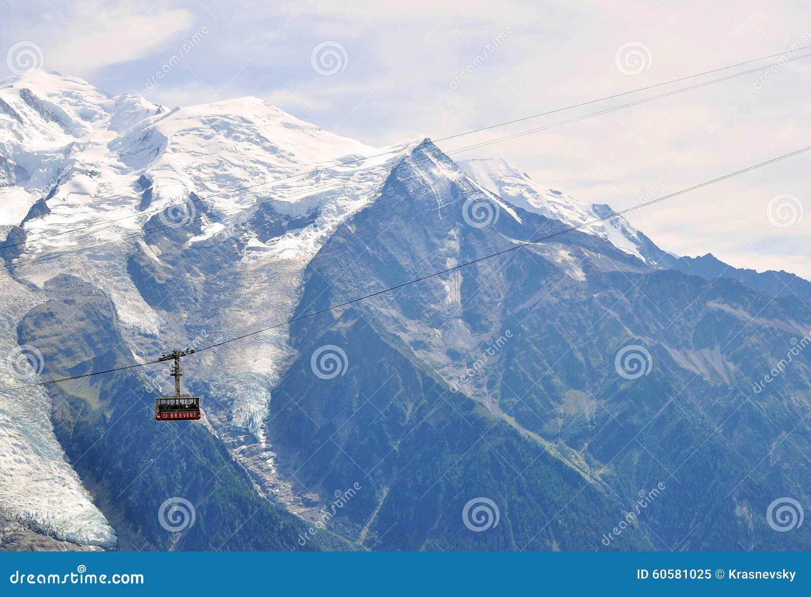 Cabina Di Funivia in Chamonix Mont Blanc, Francia Immagine Editoriale ...
