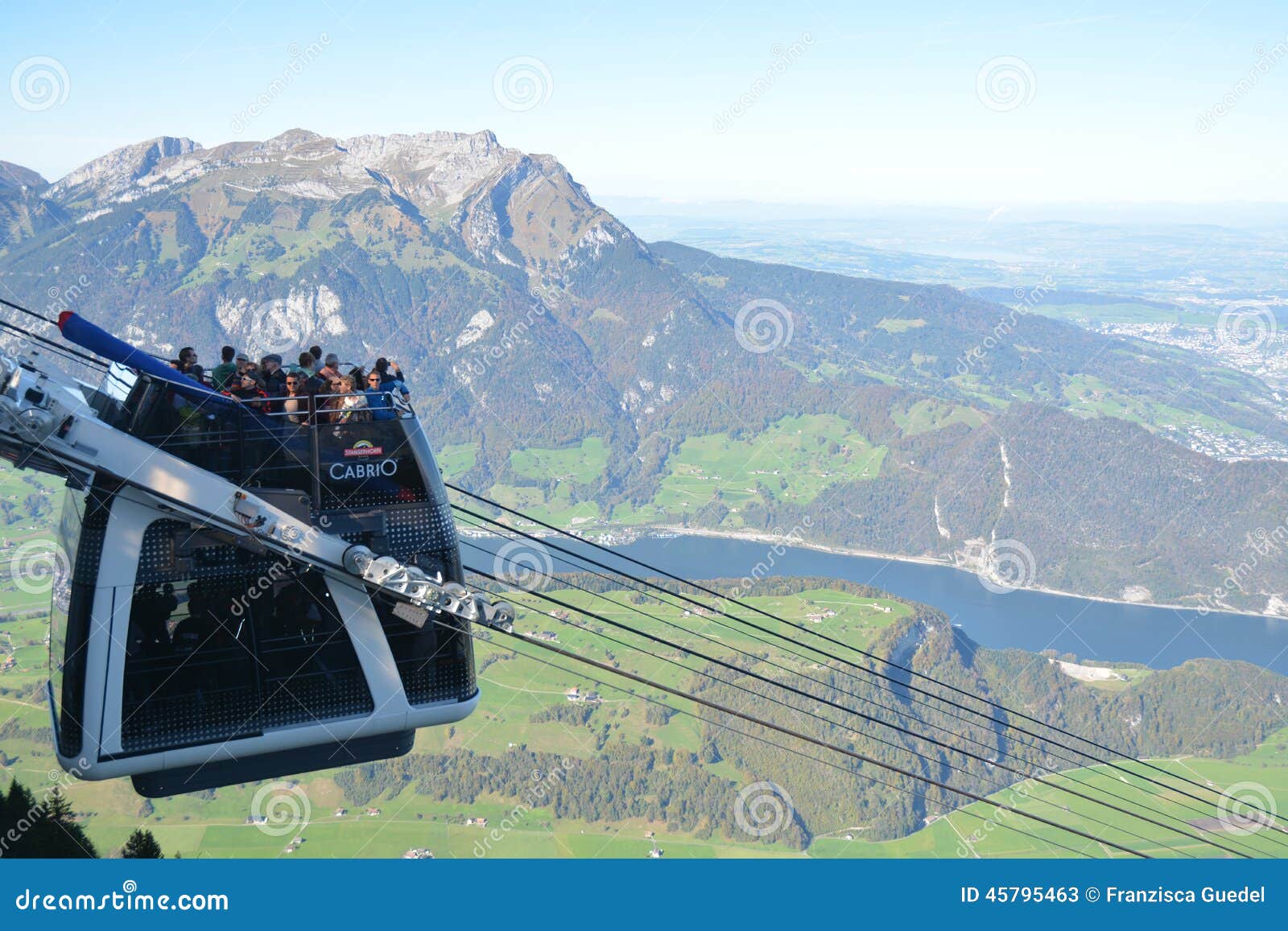 Cabina Di Funivia Stanserhorn Di CabriO Fotografia Stock Editoriale ...