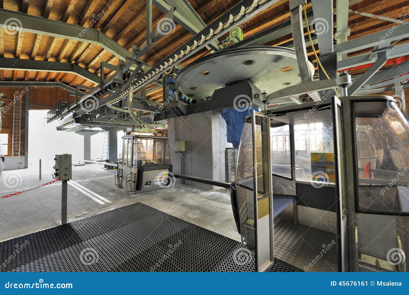 Cable Car Mechanism Editorial Photo | CartoonDealer.com #45676161