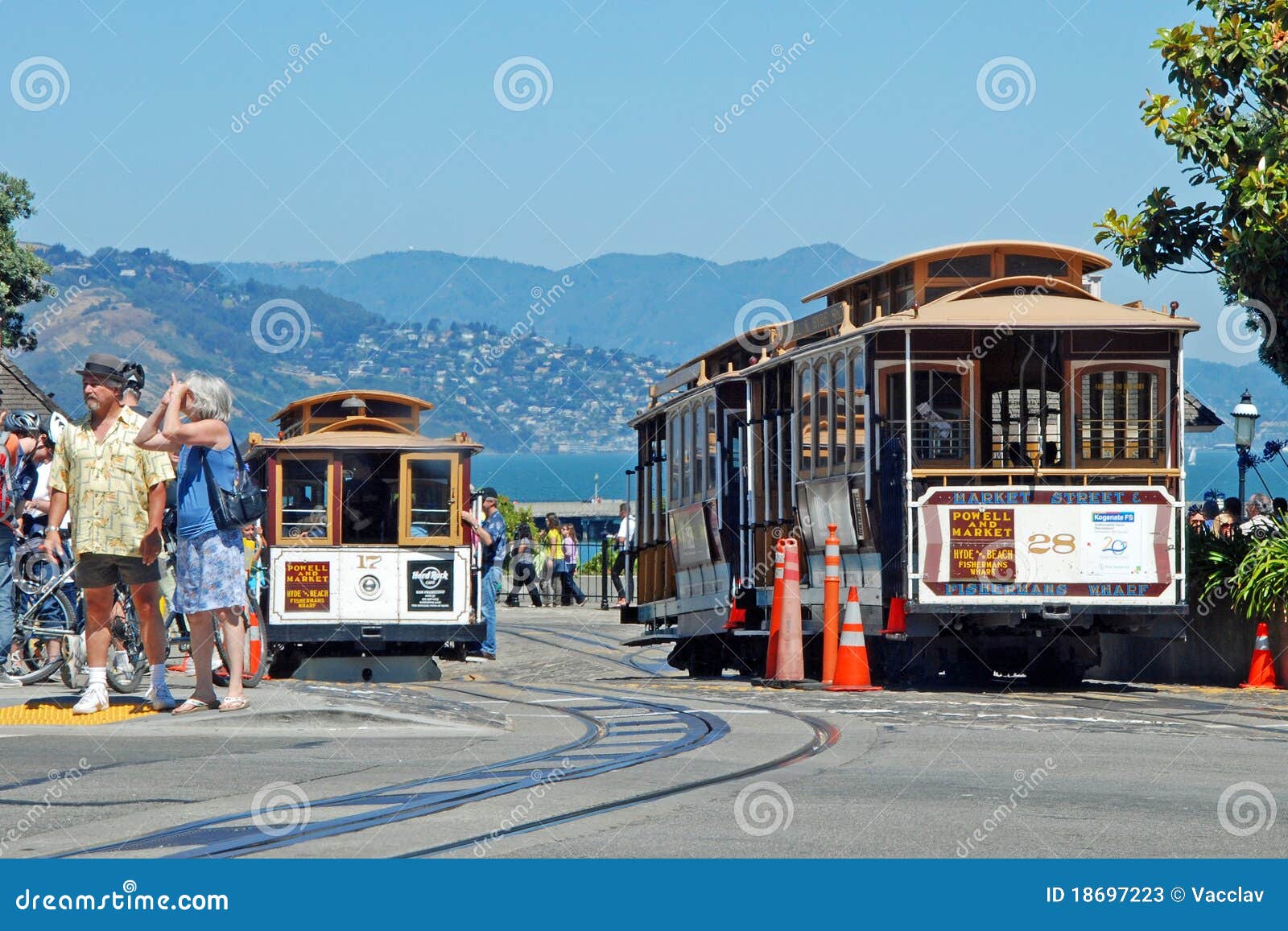 Cable Car Tram in San Francisco, USA Editorial Stock Photo - Image of ...