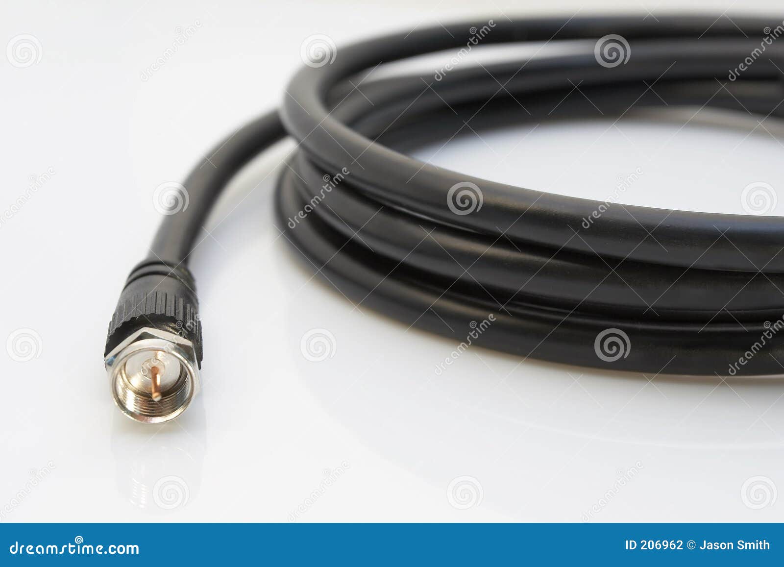 Cable coaxil de la TV foto de archivo. Imagen de desenchufado - 206962