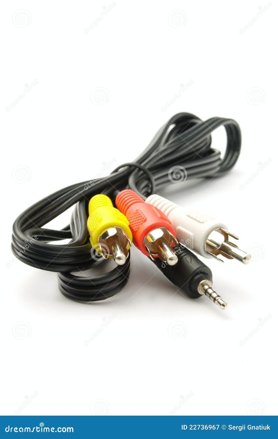 Cable con tres conectores imagen de archivo. Imagen de datos - 22736967