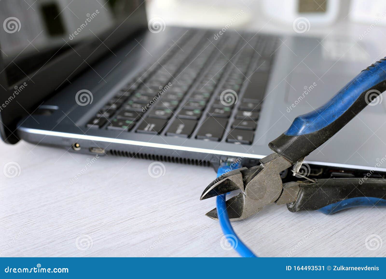 Wire Cutter For Computer