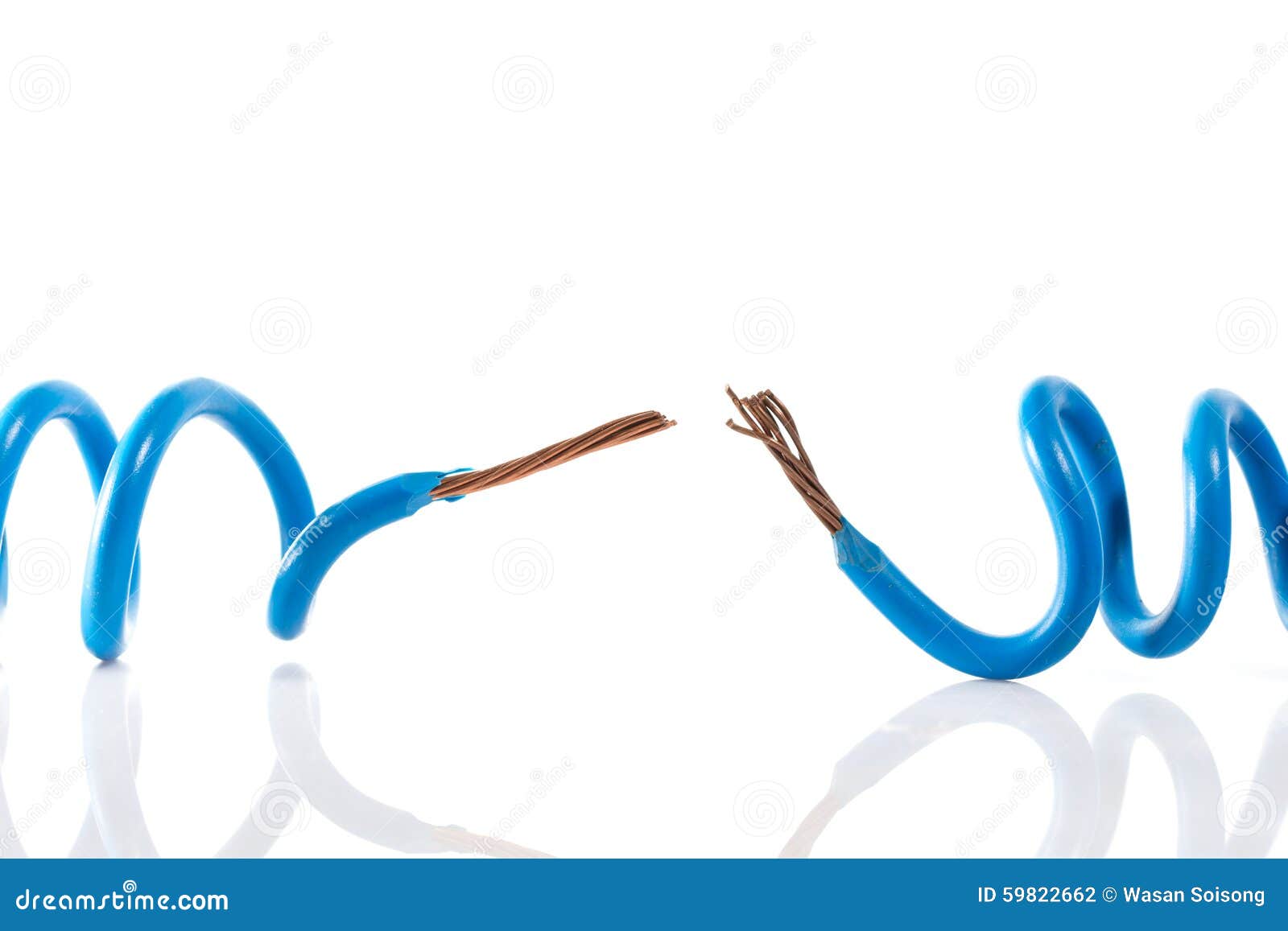 Cable De Alambre Rasgado En Blanco Foto de archivo - Imagen de blanco ...